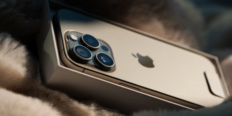 Apple sorprende con un iPhone 16 Pro en color bronce